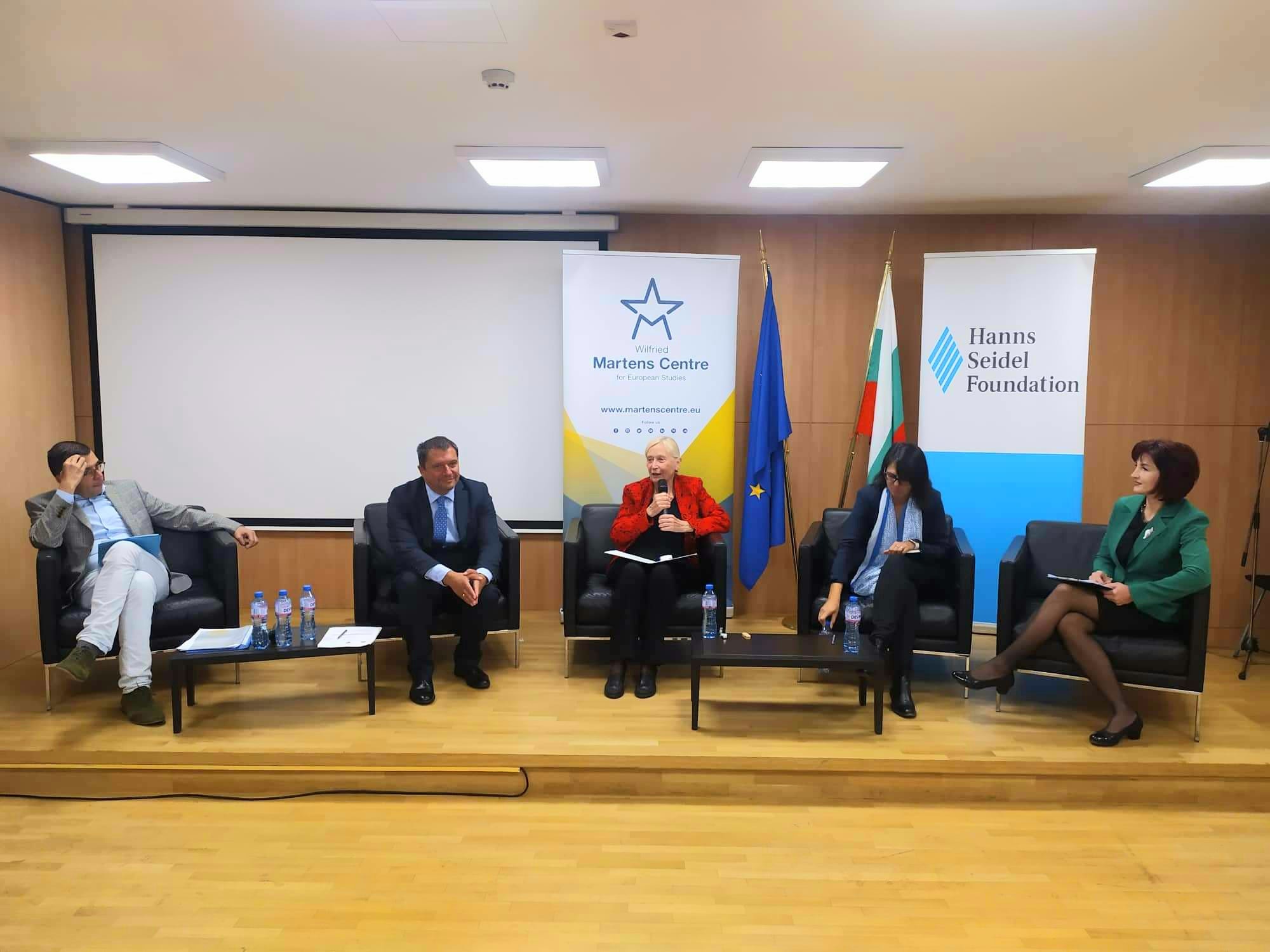 УНСС Наши преподаватели участваха в Девета международна конференция Re New Eu Recovery